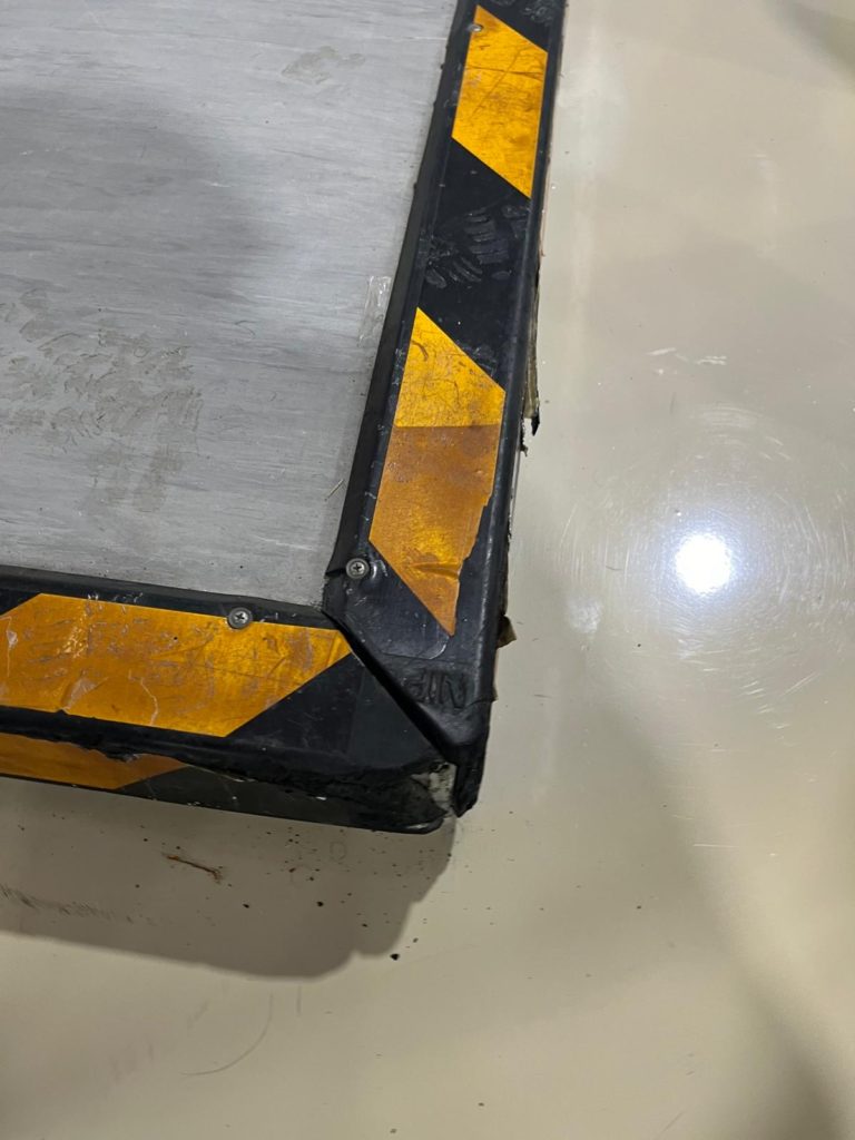 Heavy-Duty Portable Safety Ramp (1800mm x 700mm)